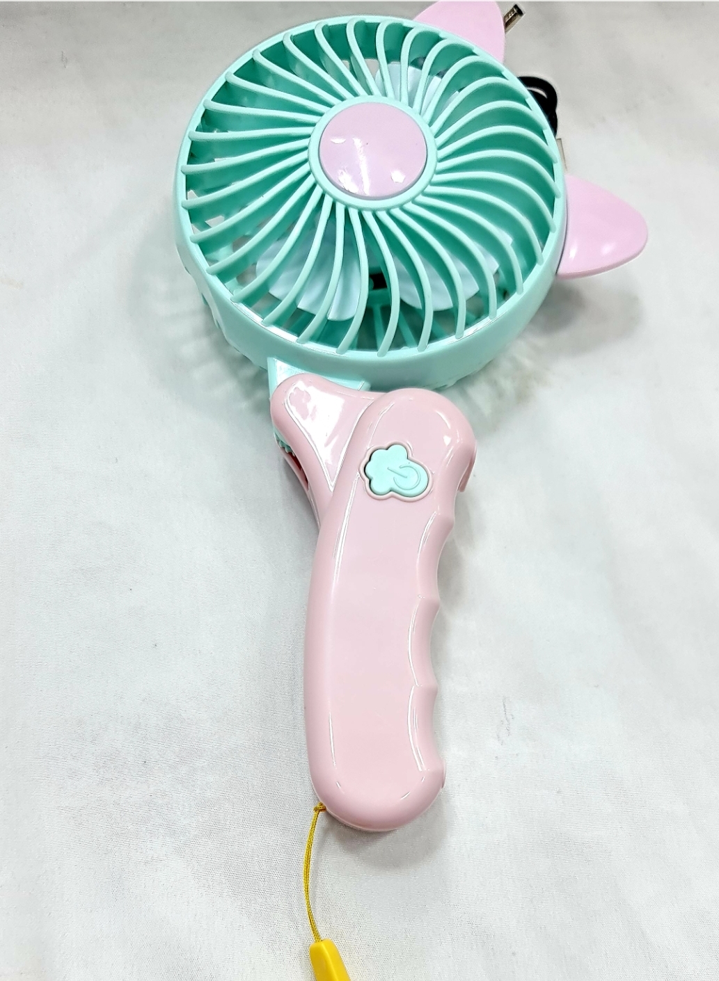 Hello Kitty Portable Mini Rechargeable Travel Fan Eternal Classics Ss-2 ...